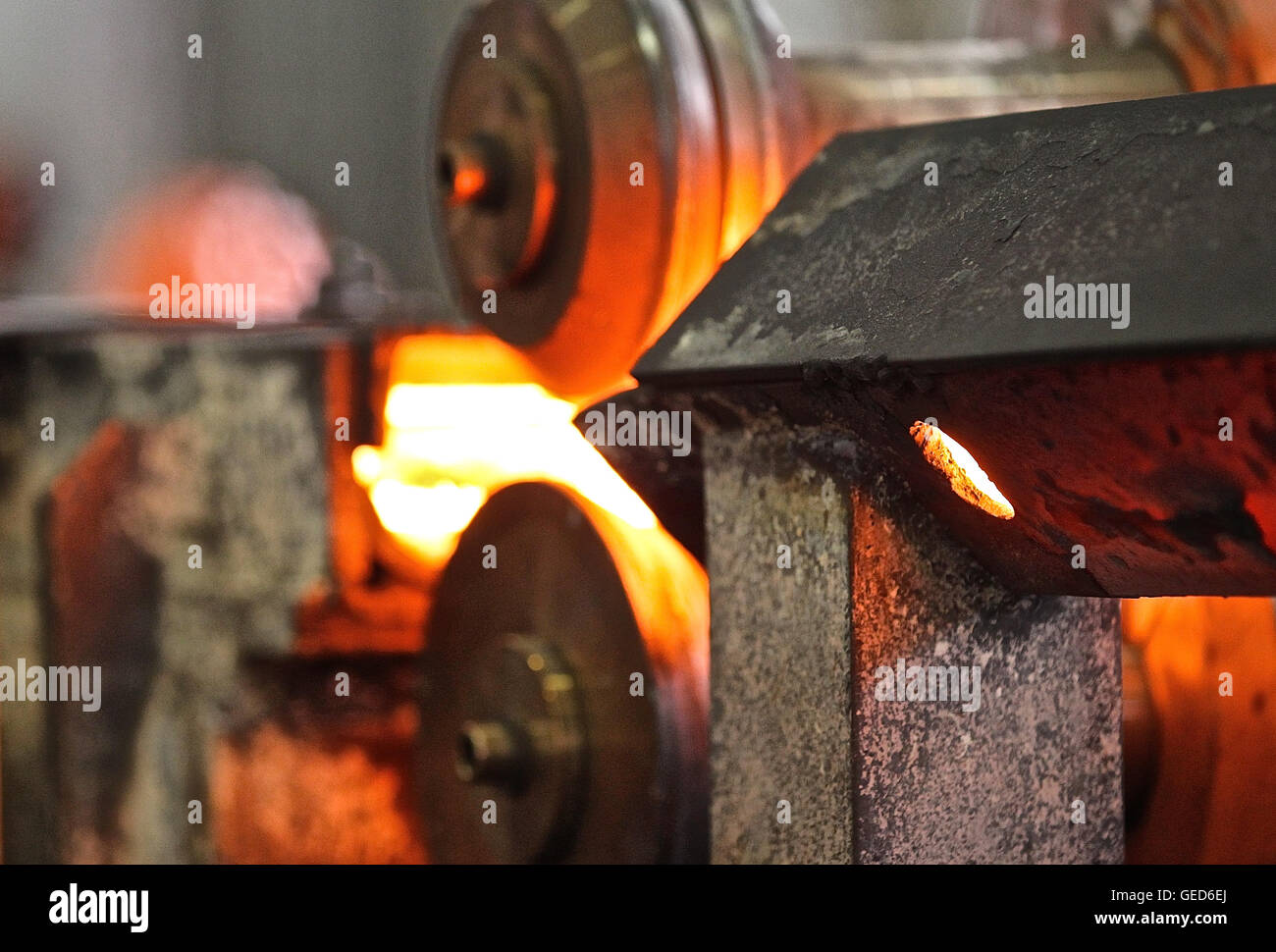 Heated metal rod hi-res stock photography and images - Alamy