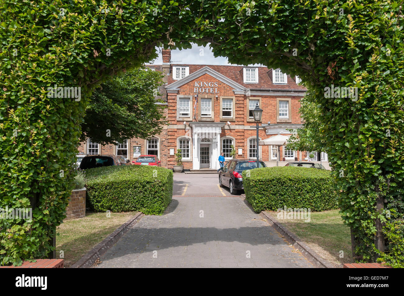 17th Century Kings Hotel, Wycombe Road, Stokenchurch, Buckinghamshire ...