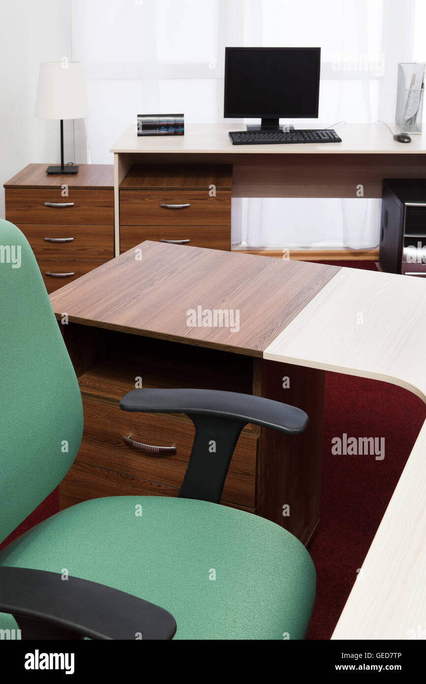 computer on a desk in a modern office Stock Photo - Alamy