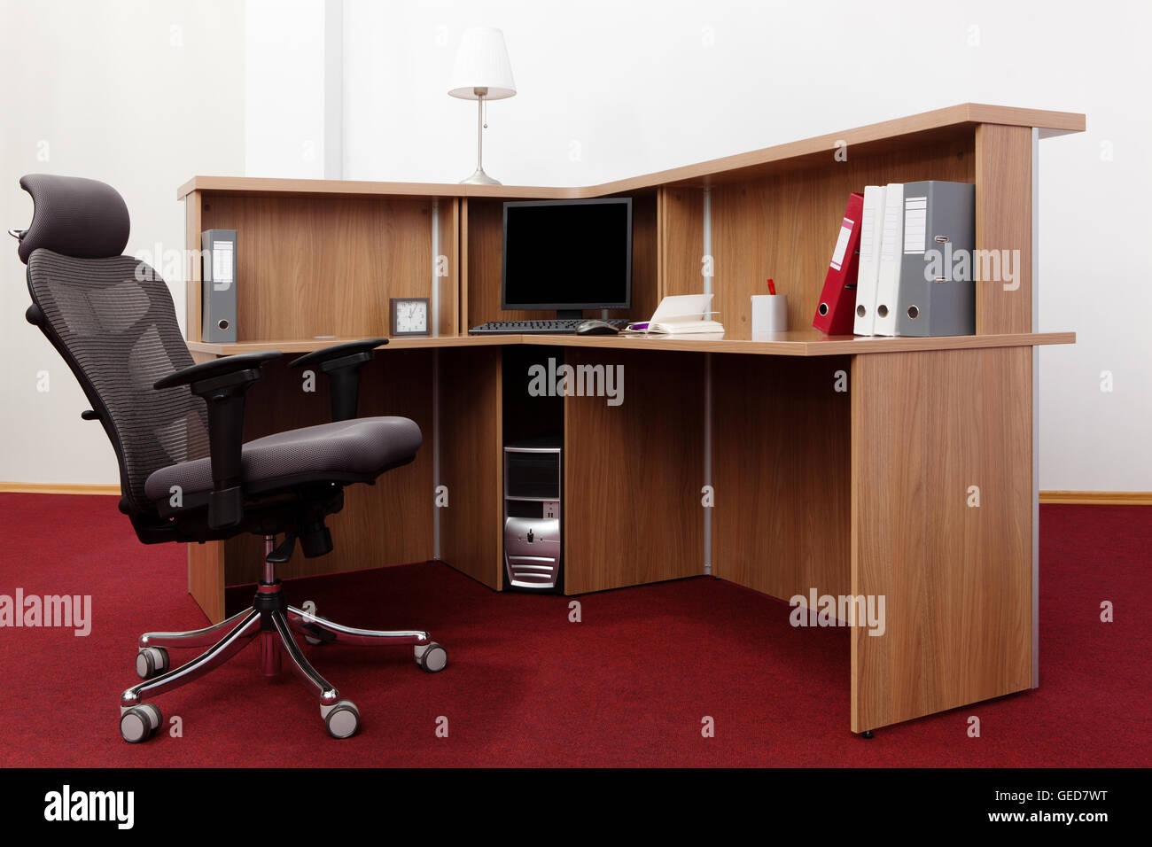 computer on a desk in a modern office Stock Photo - Alamy