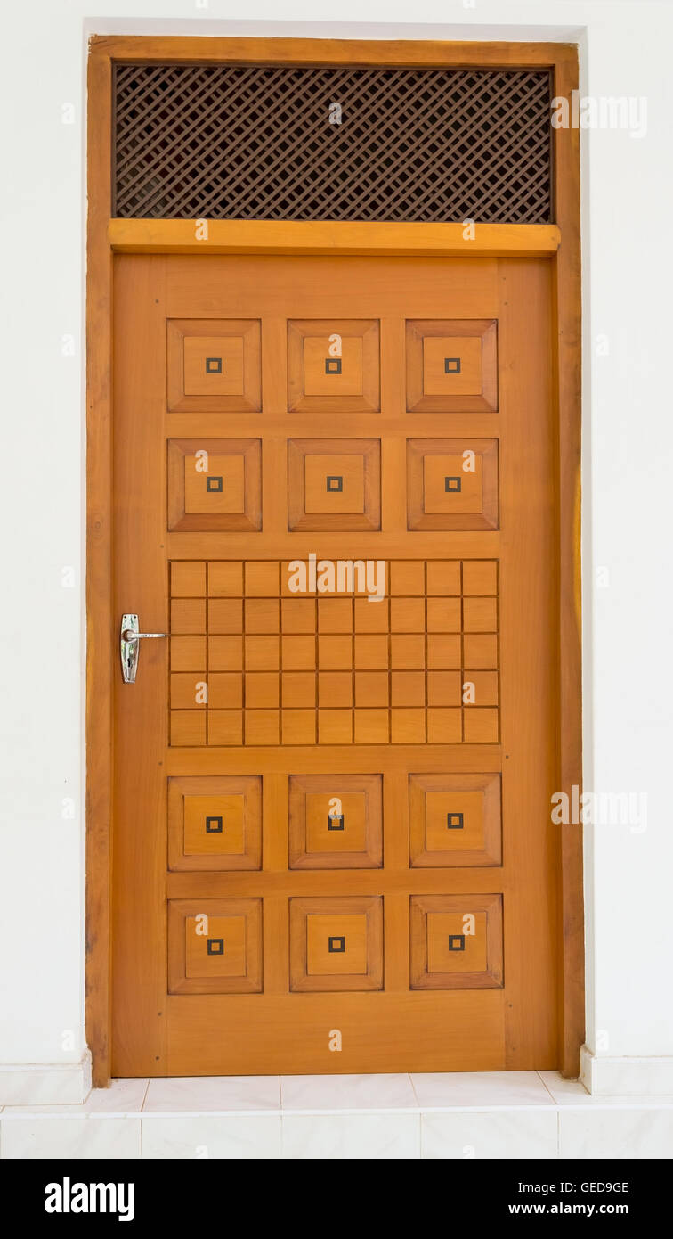 Front door uk apartment hi-res stock photography and images - Alamy
