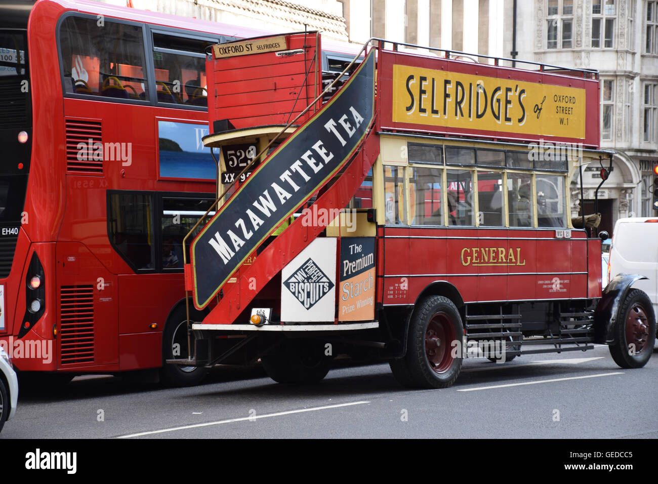 Old fashioned bus hi-res stock photography and images - Alamy