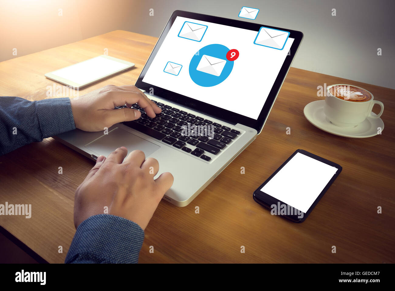 Email notice hi-res stock photography and images - Alamy