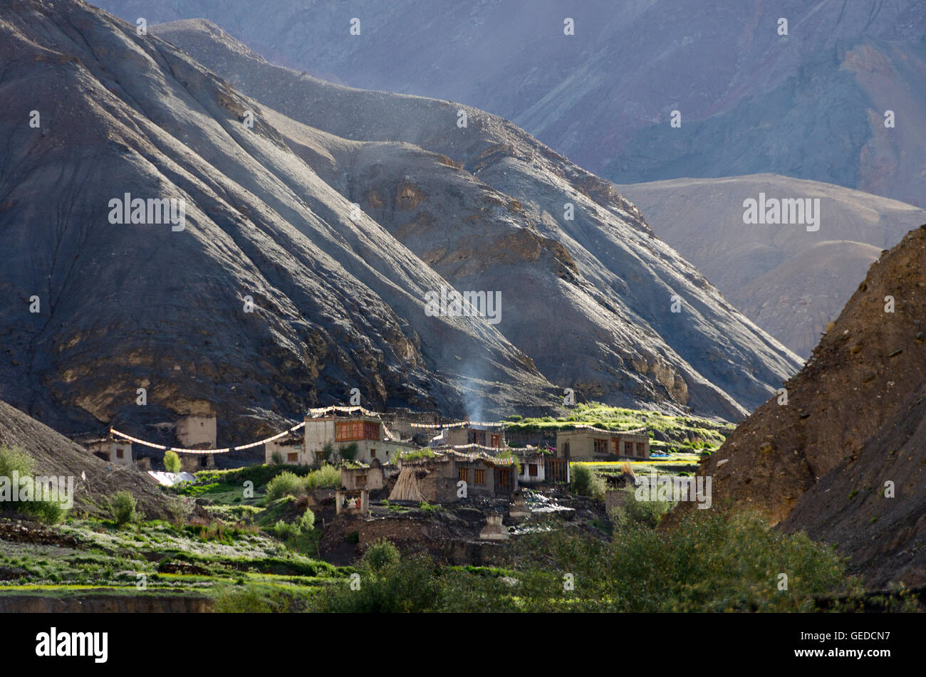 Traditional house in himalayan village hi-res stock photography and ...