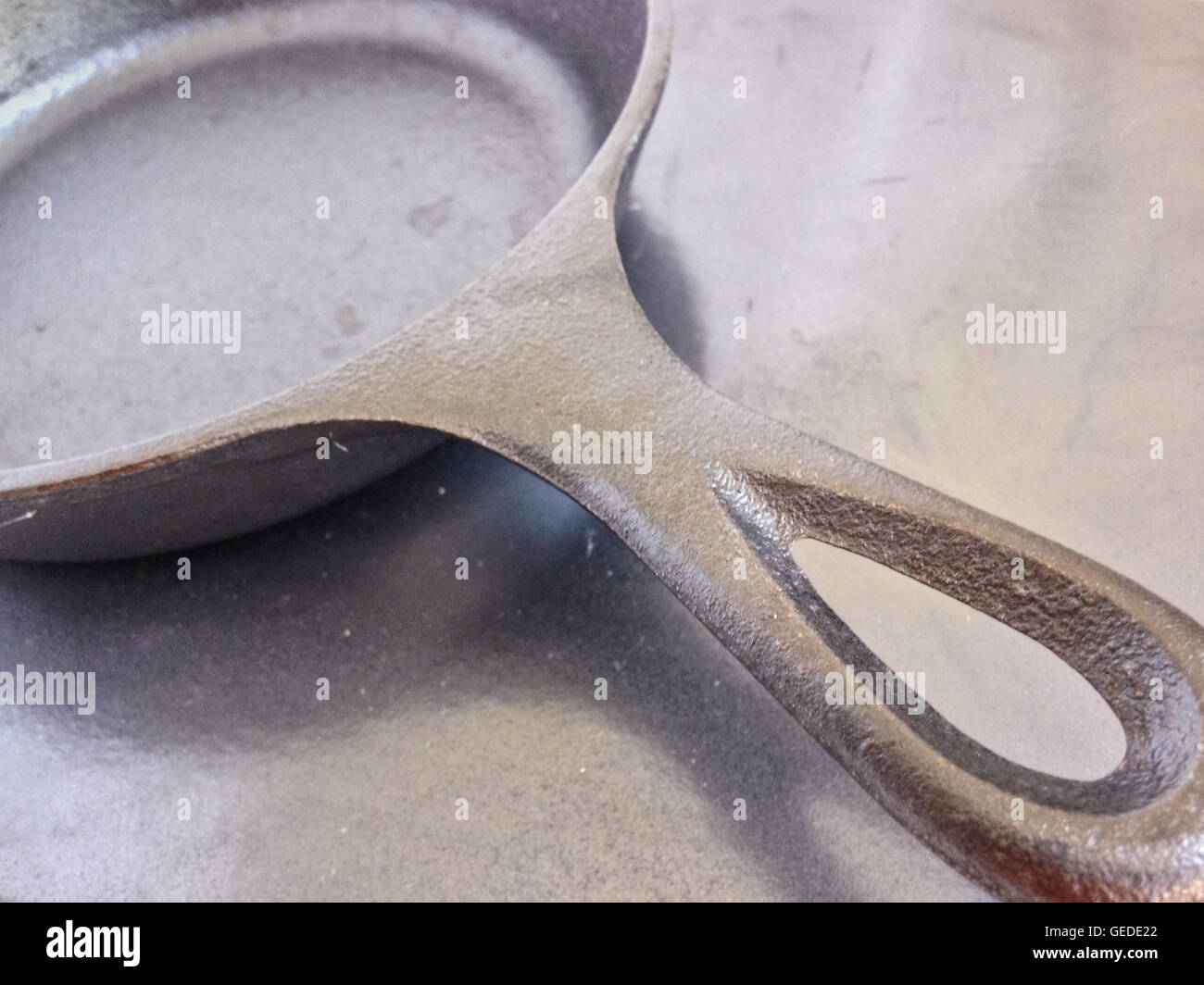 Iron pan texture hi-res stock photography and images - Alamy