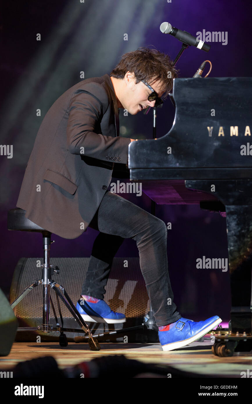 Jamie Cullum performing at Cornbury Festival, Great Tew Estate ...