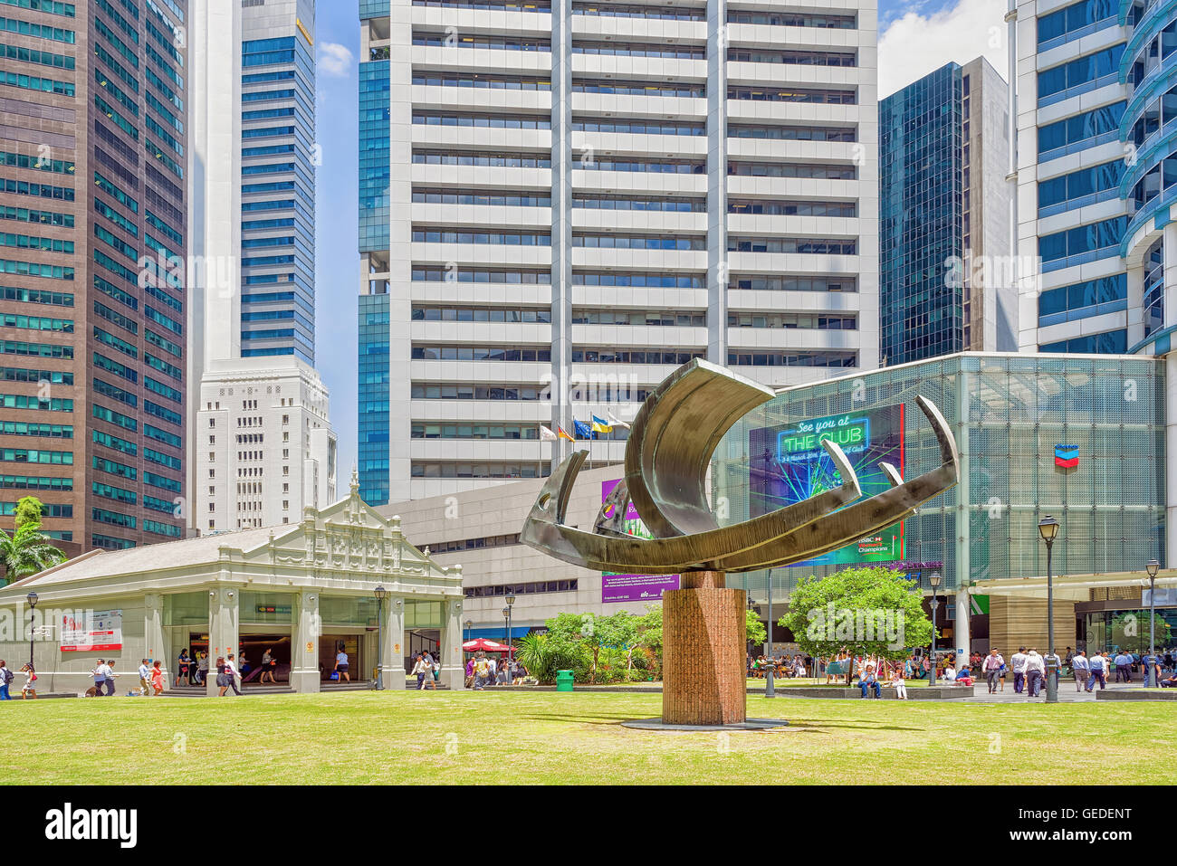 Entrance to raffles place mrt station hi-res stock photography and ...