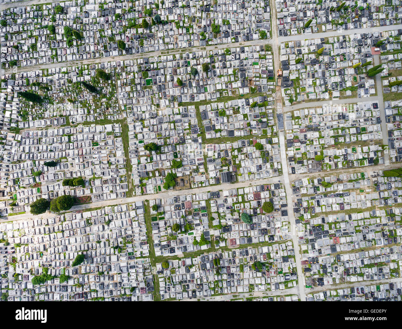View over headstones cemetery graveyard hi-res stock photography and ...
