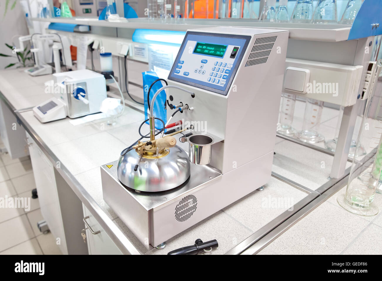 Lab room table hi-res stock photography and images - Alamy