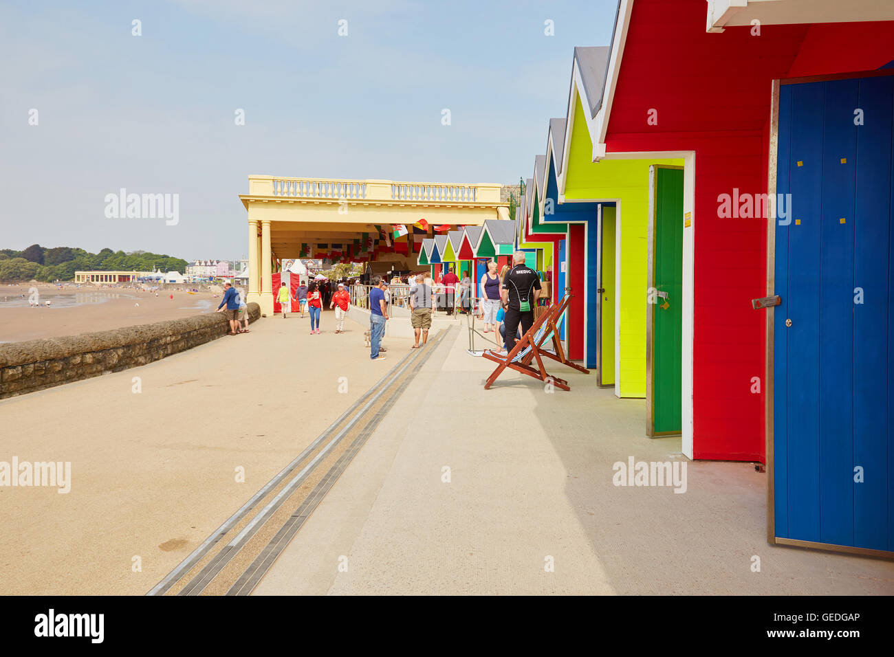 Beach huts barry hi-res stock photography and images - Alamy