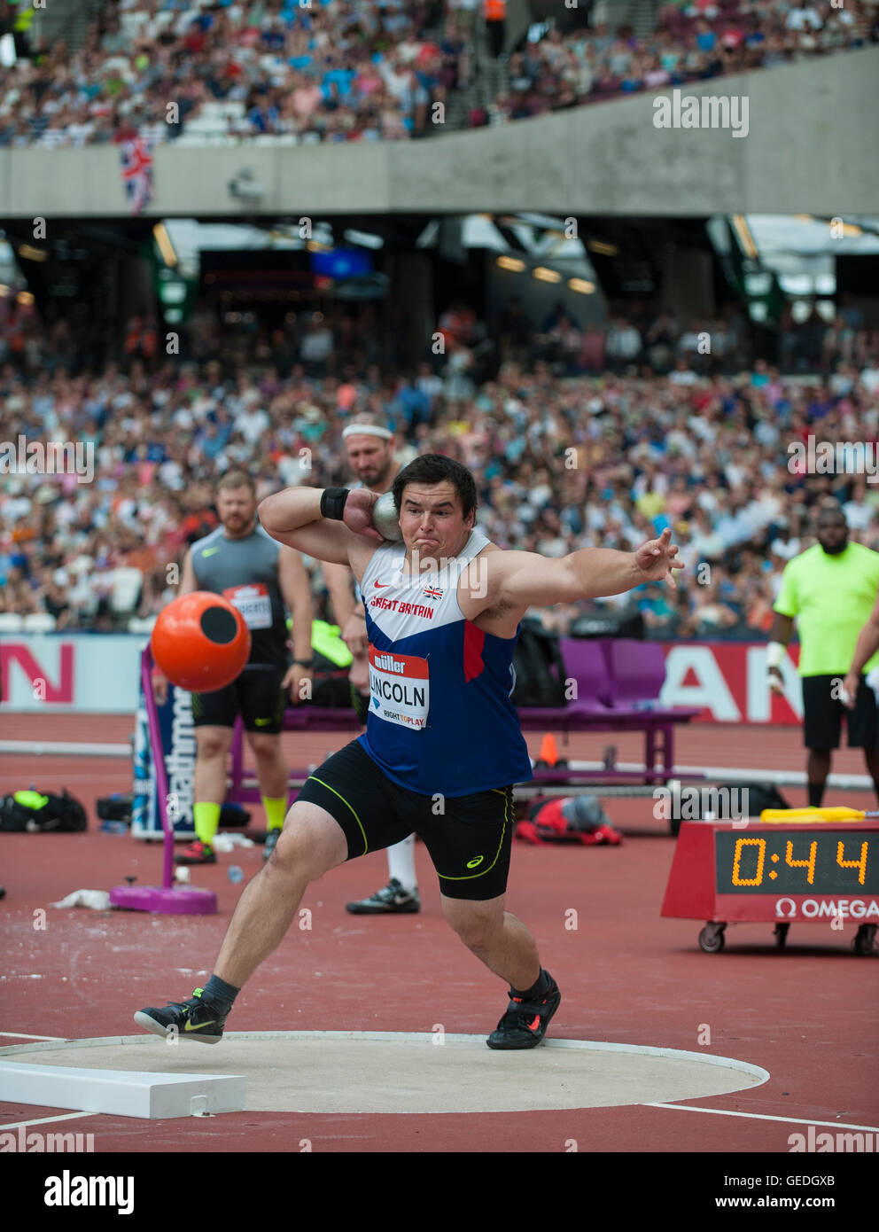 LONDON, ENGLAND - JULY 23: Scott Lincoln competing in the men's shot ...