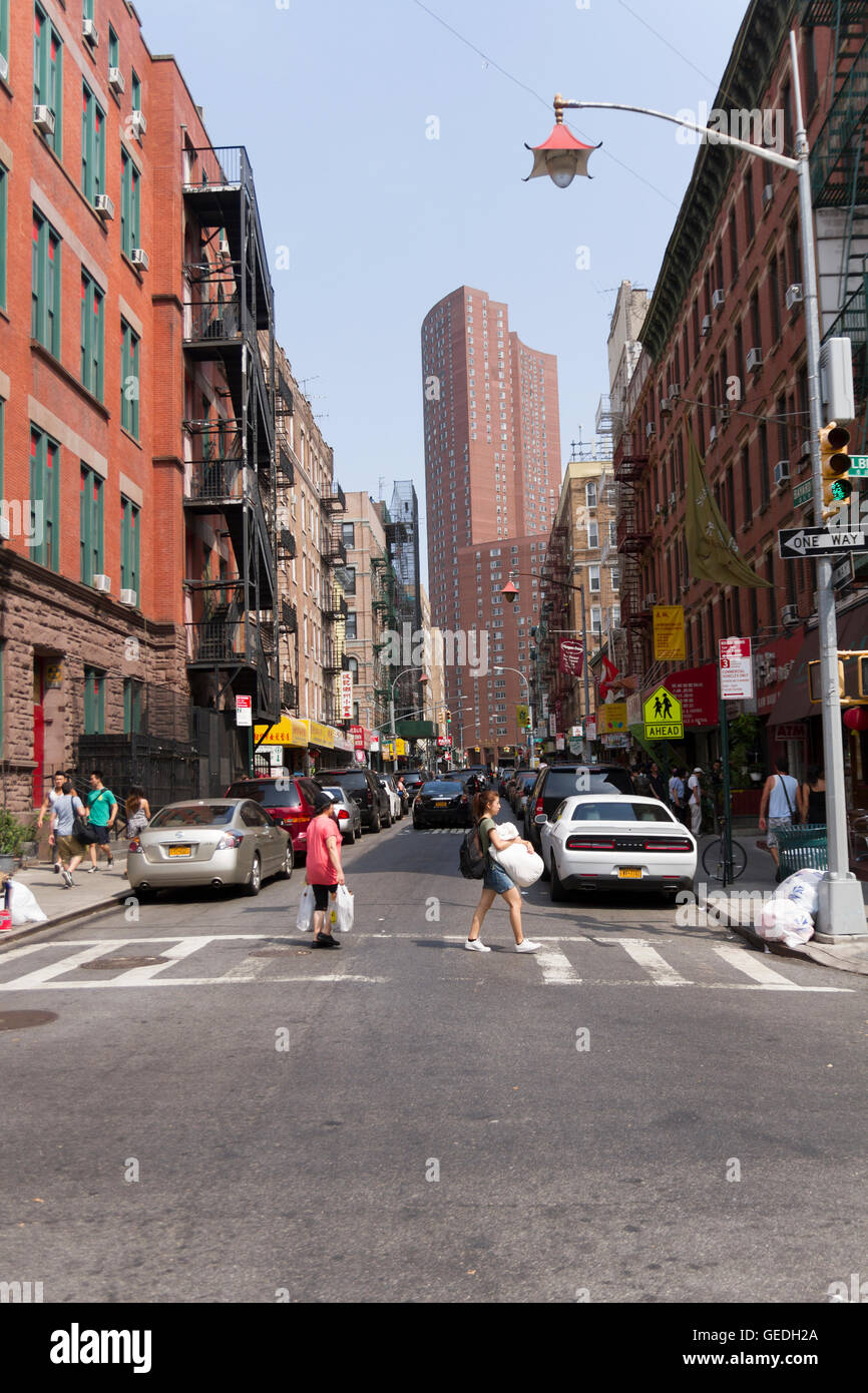 Manhattan street scene Stock Photo - Alamy