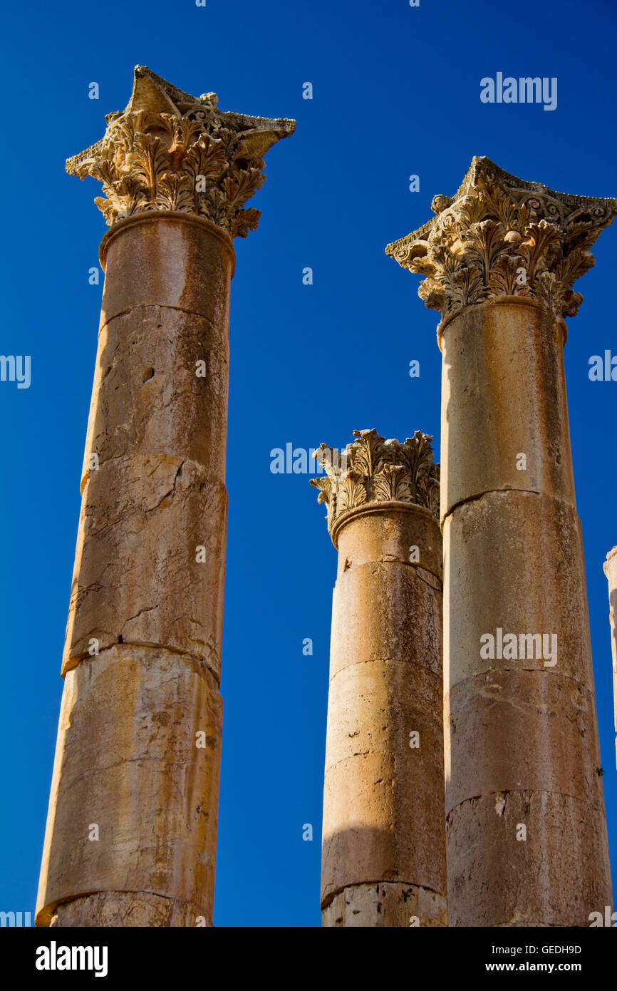 Columns of Jerash ruins in Jordan Stock Photo - Alamy