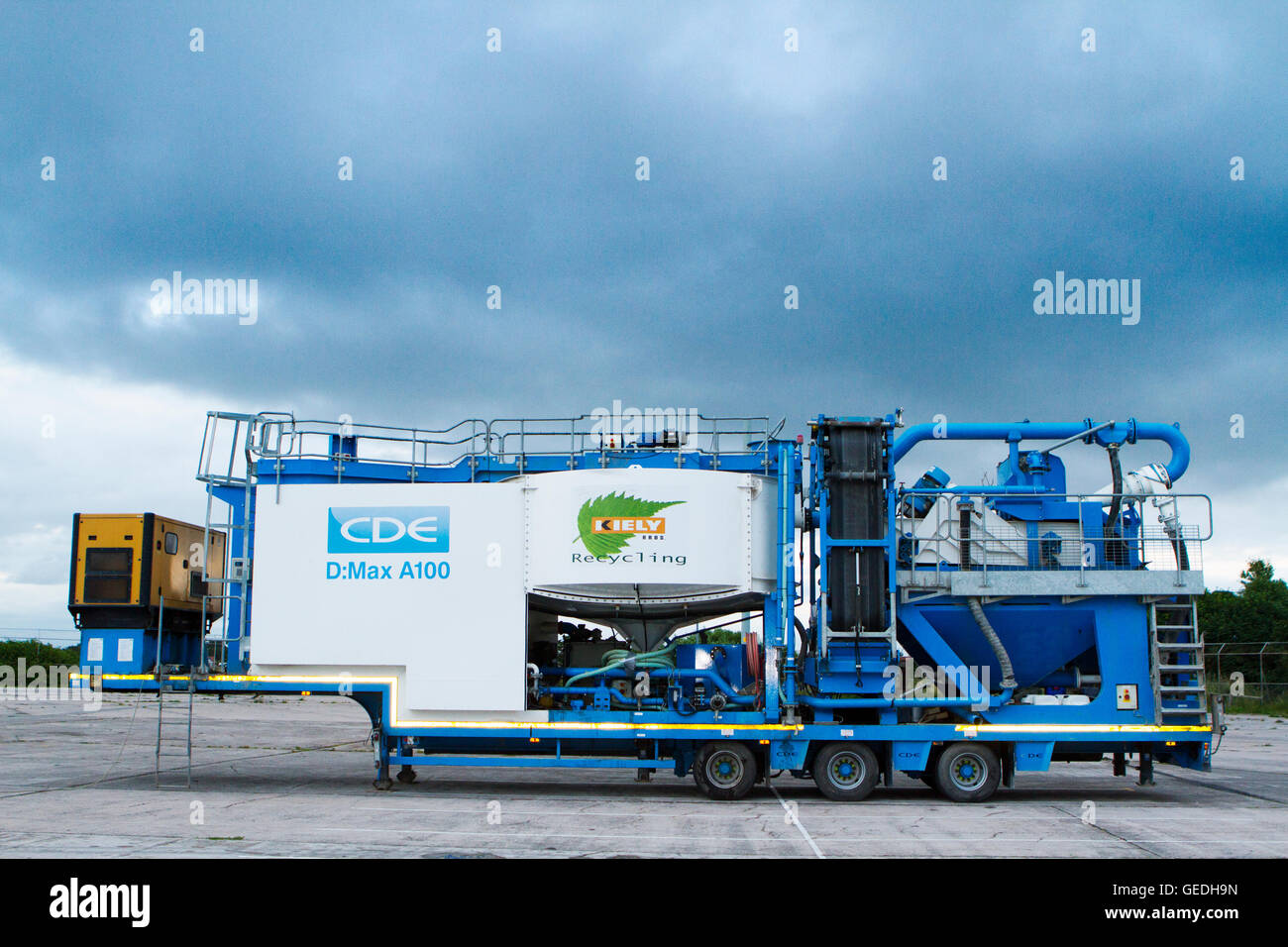 D-Max grit mobile water screening machine, Southport, Merseysside, UK ...