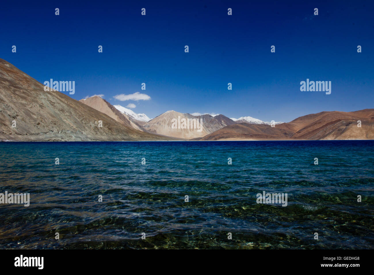 View of Pangong Tso Lake in Kashmir Stock Photo - Alamy