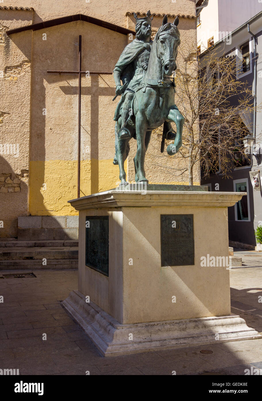 Equestrian statue of king henry viii hi-res stock photography and ...