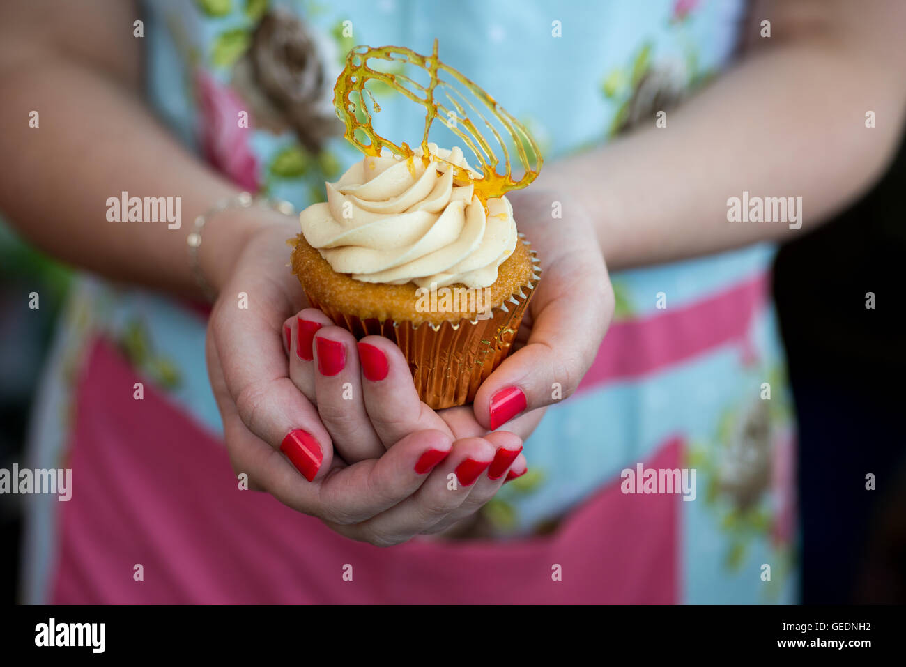 Cupcake casing hi-res stock photography and images - Alamy