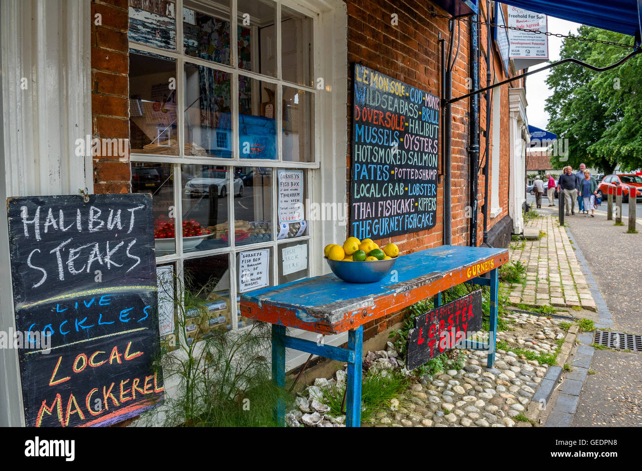 Food shop sign hi-res stock photography and images - Alamy