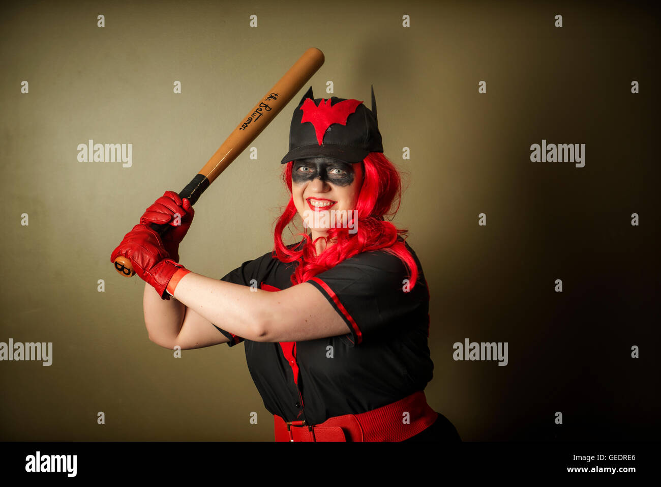 Woman cosplaying at comicon hi-res stock photography and images - Alamy