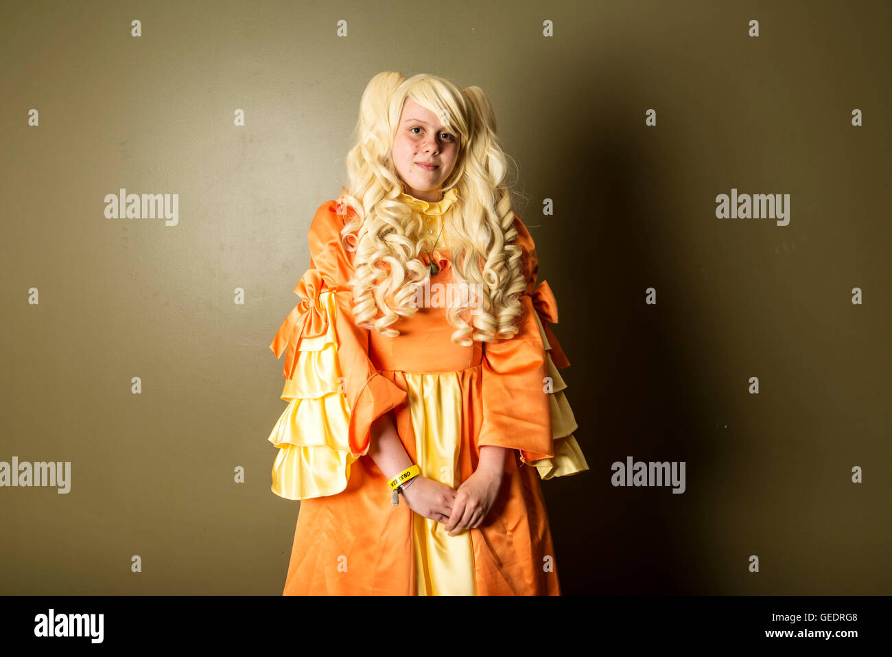 Cosplayer pose for photographs at a Comic Con convention Stock Photo ...