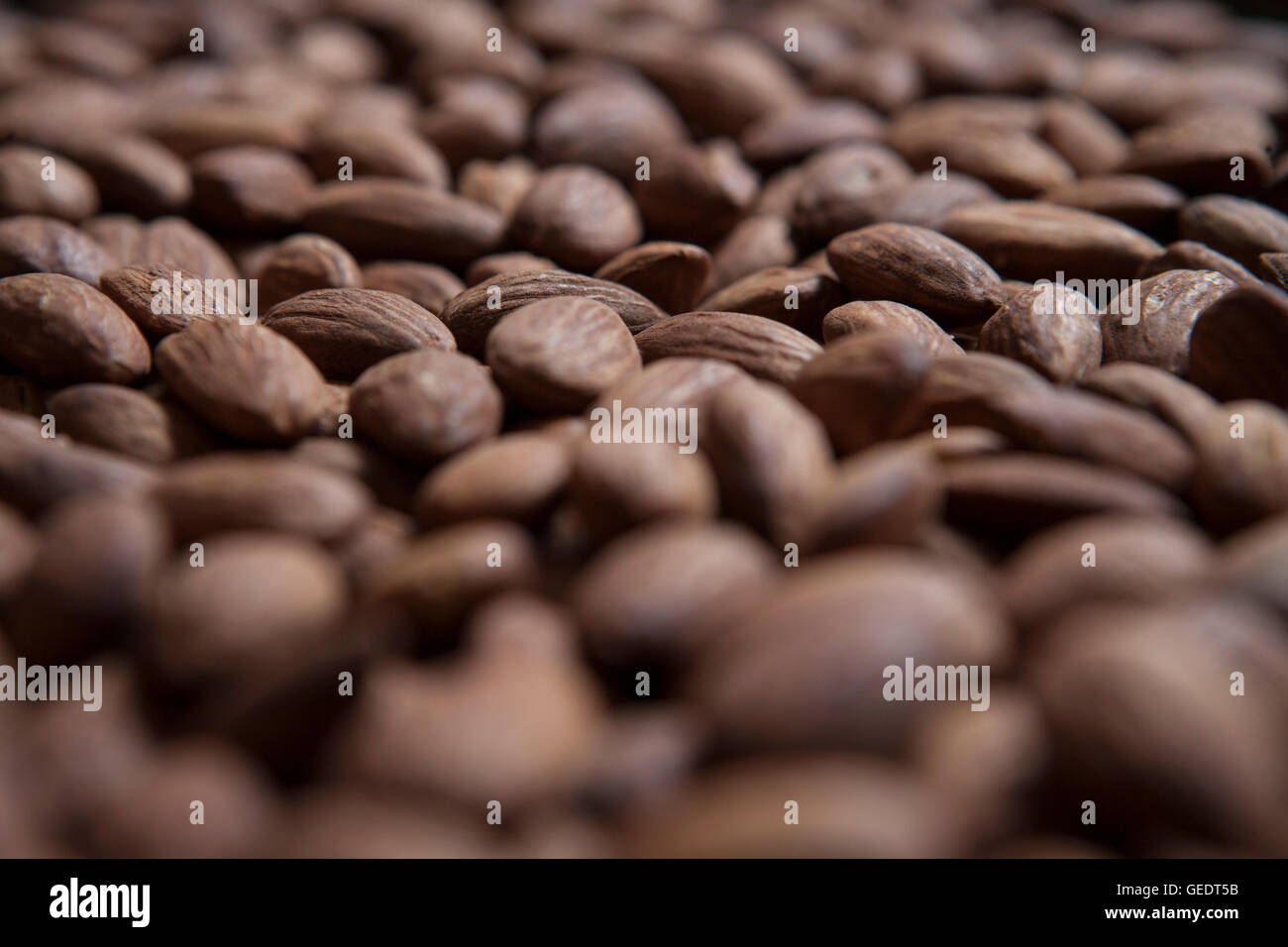 Eat almonds hi-res stock photography and images - Alamy