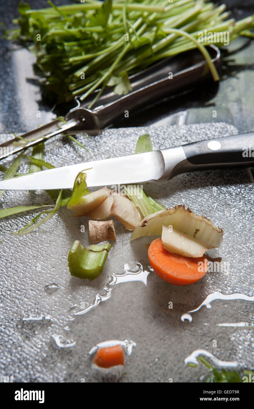 Cutting board knife hi-res stock photography and images - Alamy