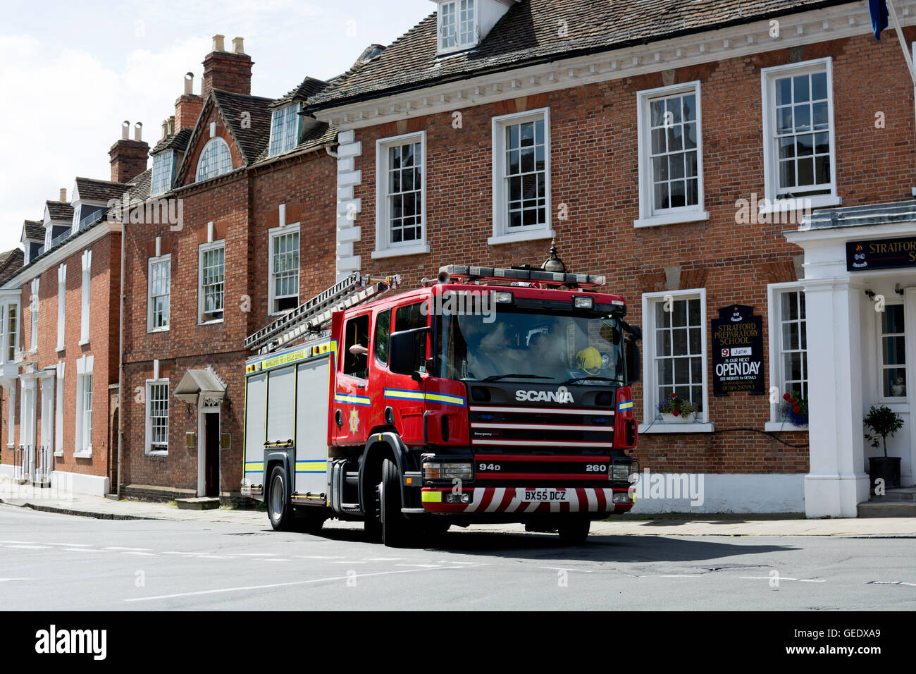 Fire engine warwickshire hi-res stock photography and images - Alamy