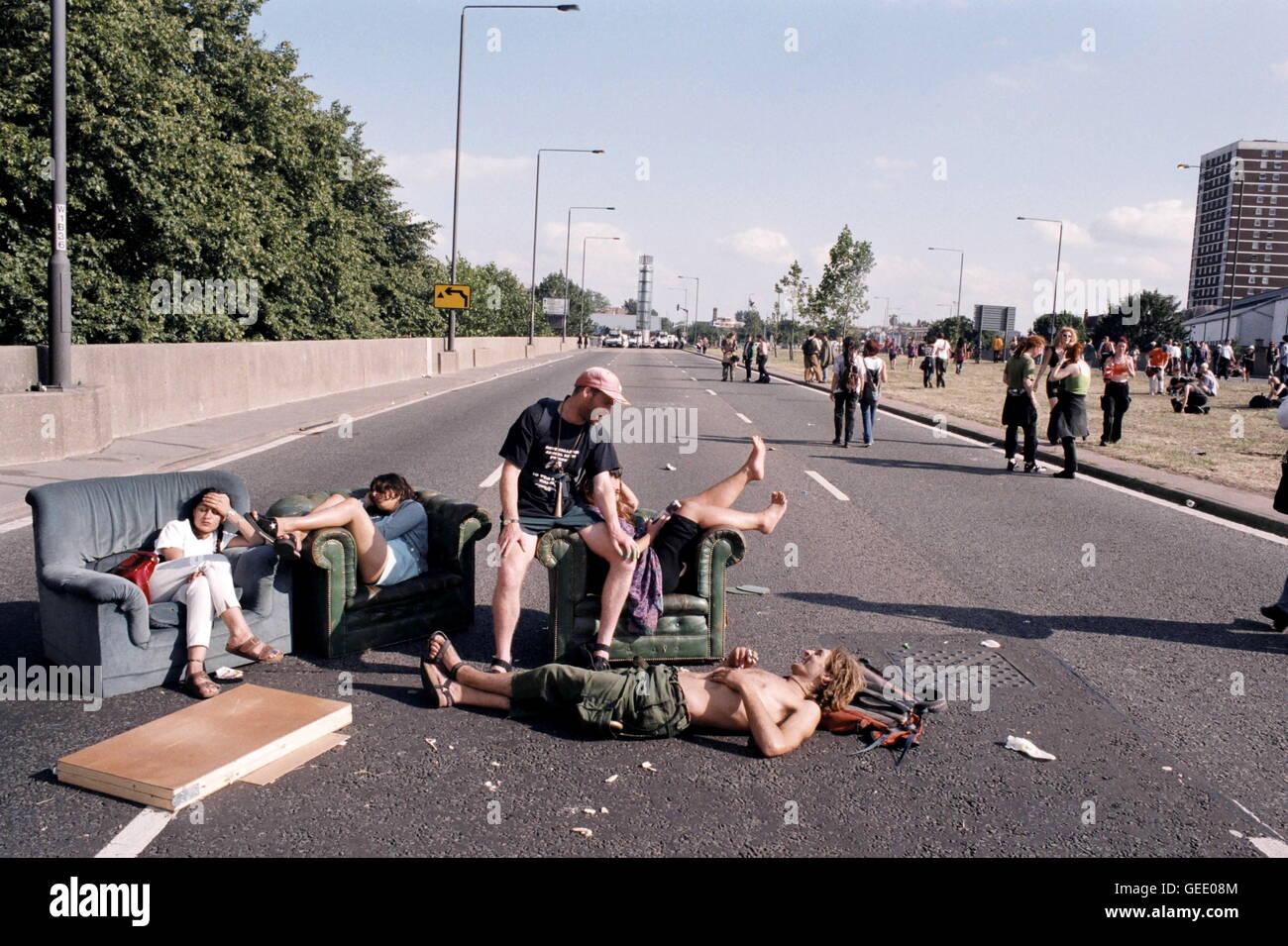 1996 street party hi-res stock photography and images - Alamy