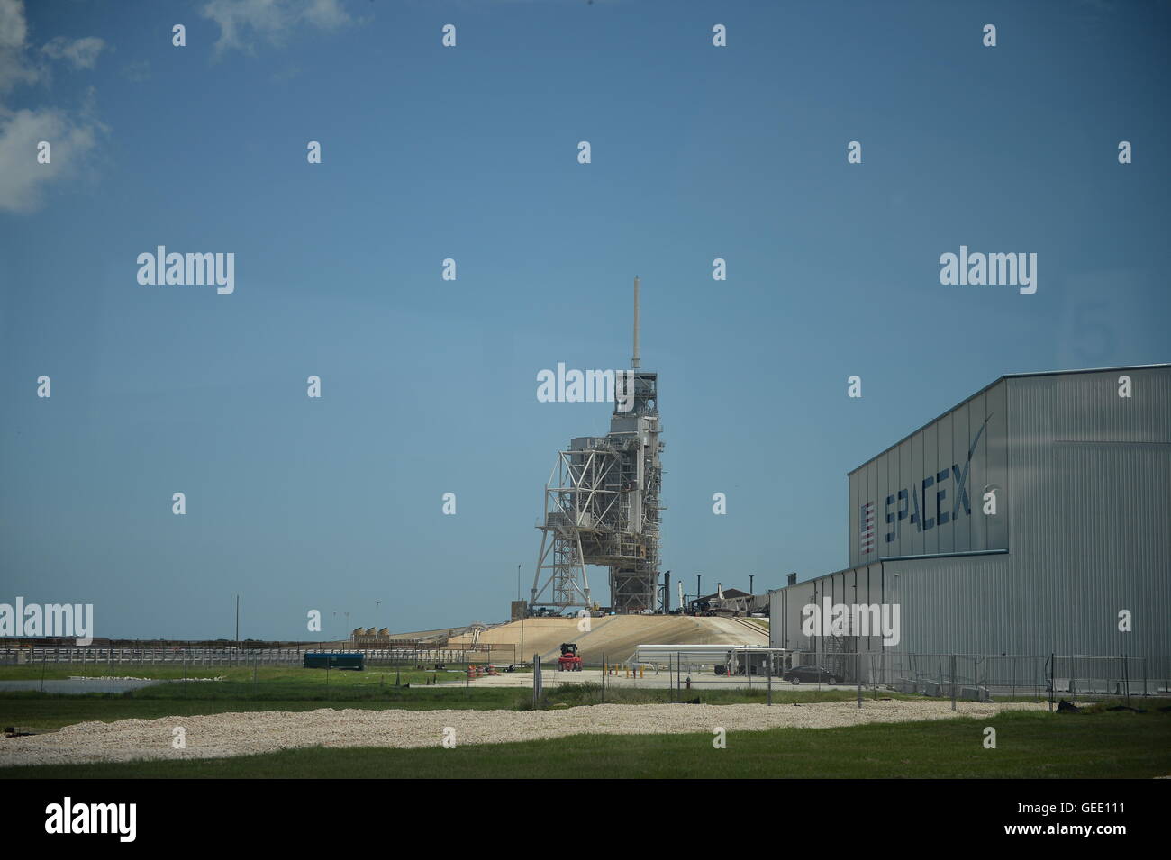 SpaceX Rocket Assembly and storage building at the Kennedy Space Centre ...