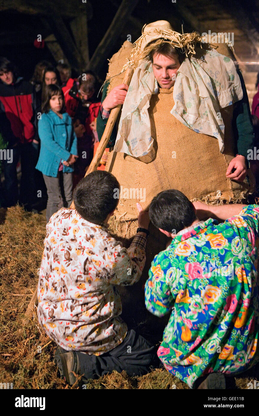 Basque man in traditional dress hi-res stock photography and images - Alamy