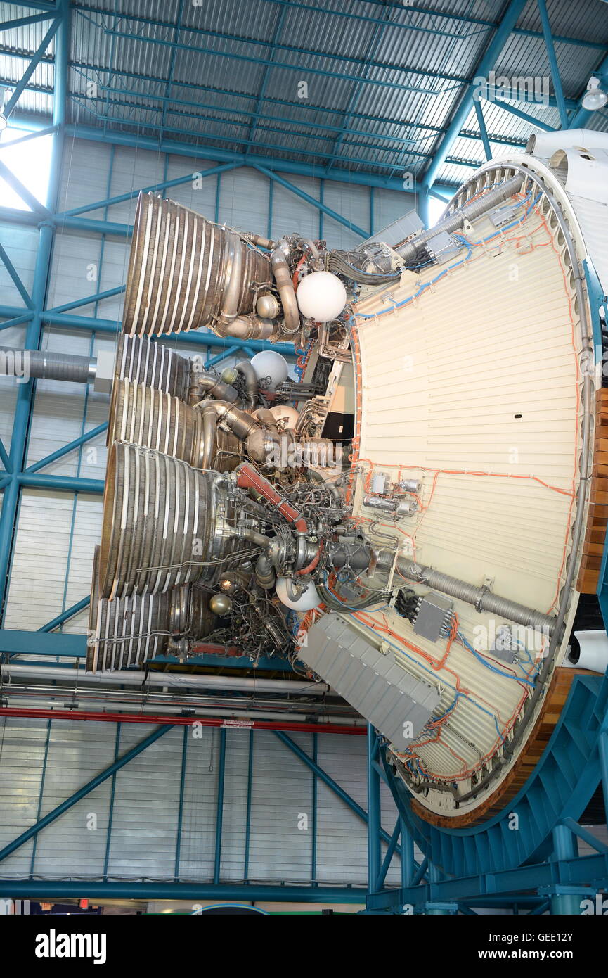 Apollo command / service module and Saturn V Rocket at The Kennedy ...