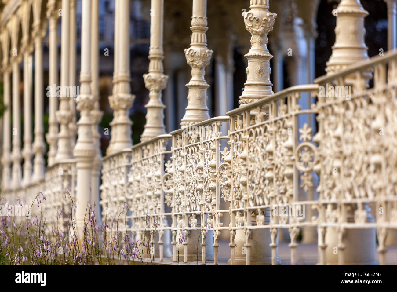 Park colonnade hi-res stock photography and images - Alamy