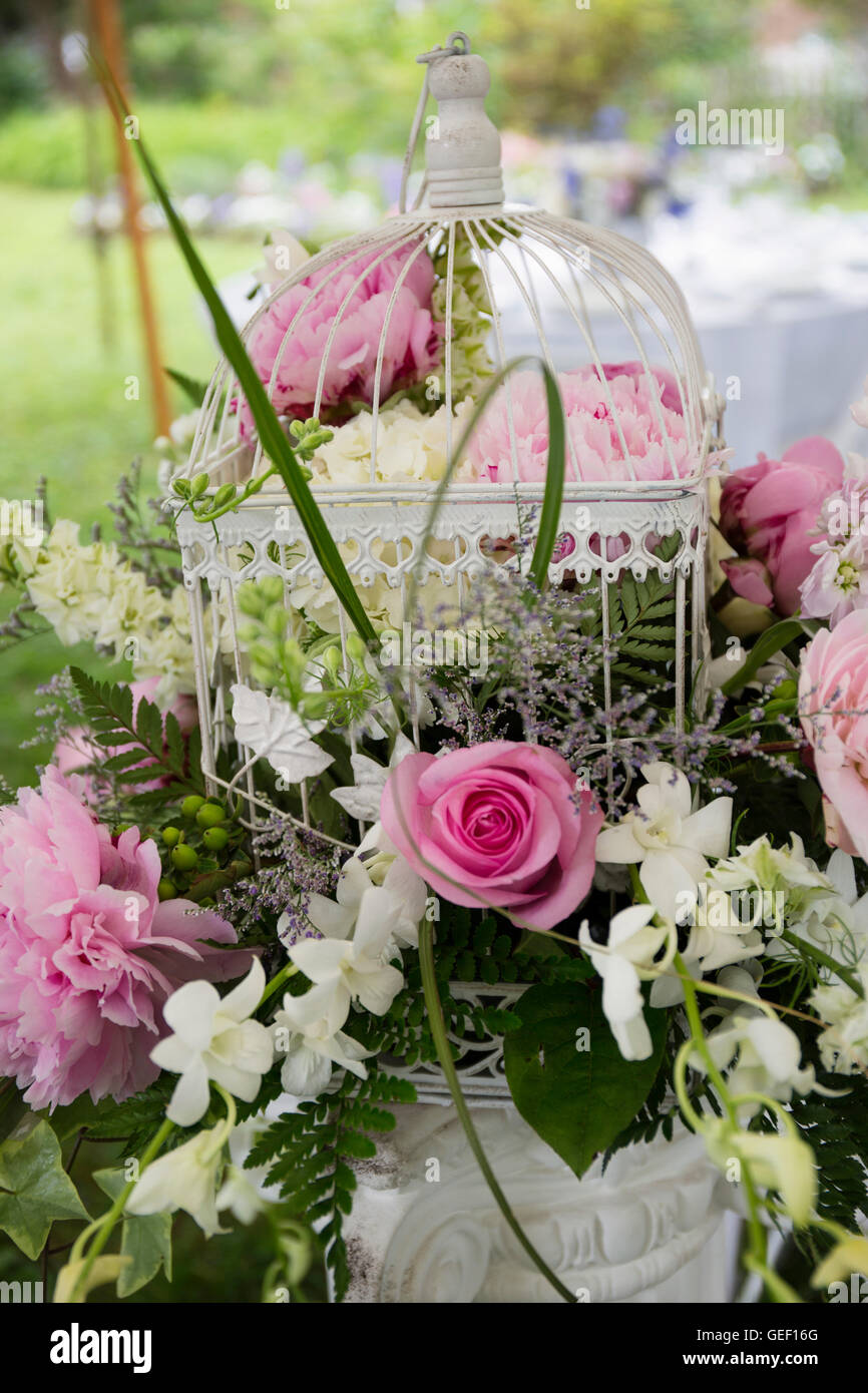 Roses and peonies hi-res stock photography and images - Alamy