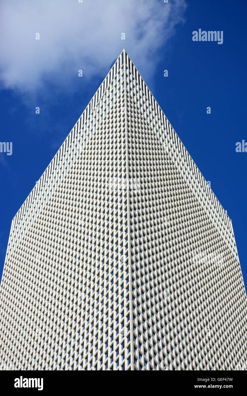 Symmetric hi-res stock photography and images - Alamy