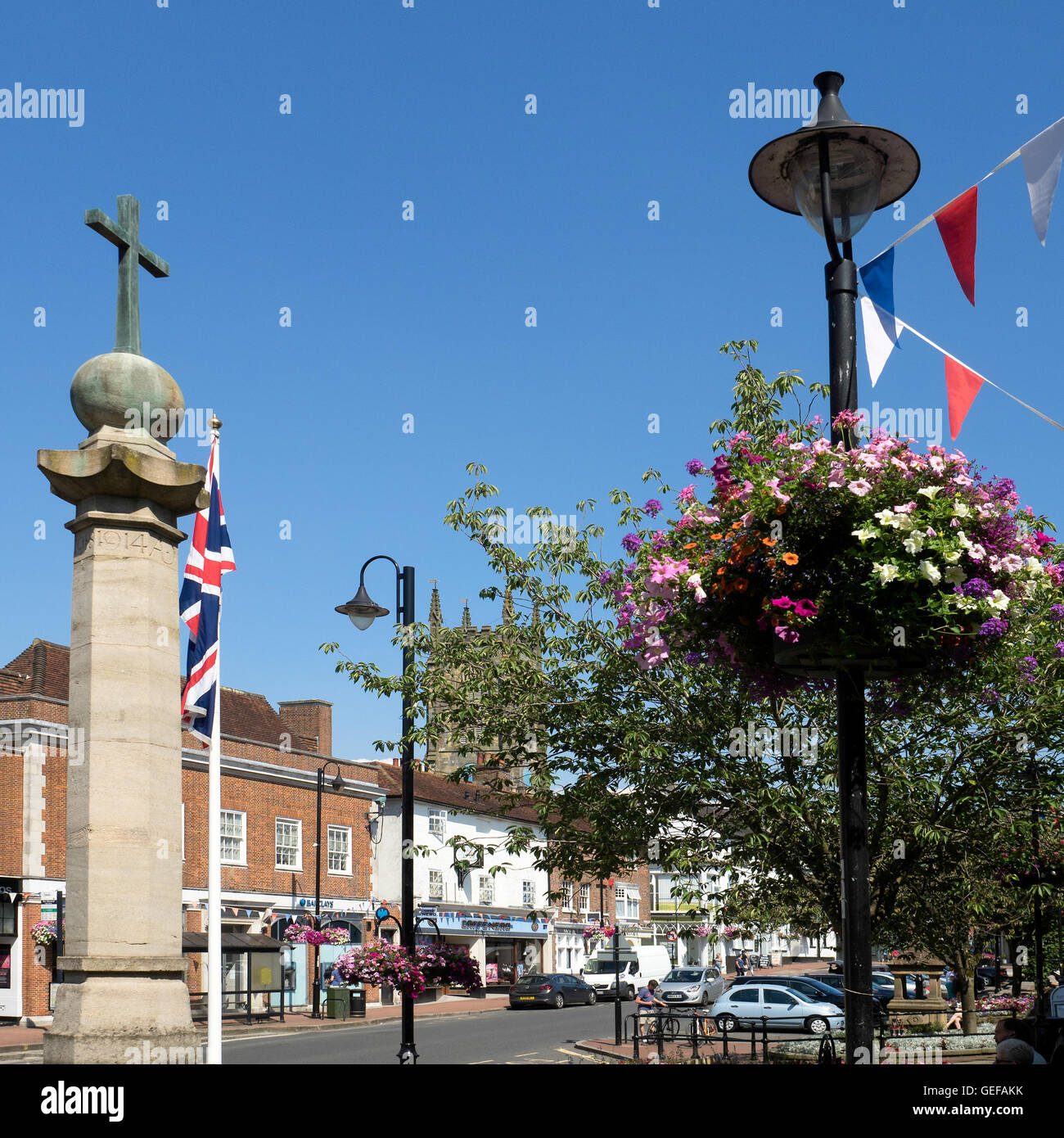 View of the High Street in East Grinstead Stock Photo - Alamy