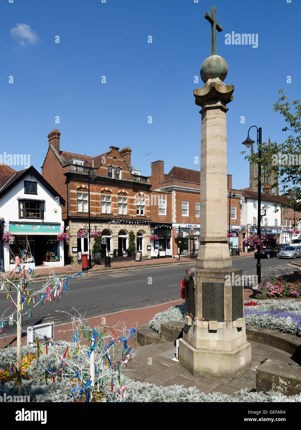 East grinstead high street hi-res stock photography and images - Alamy