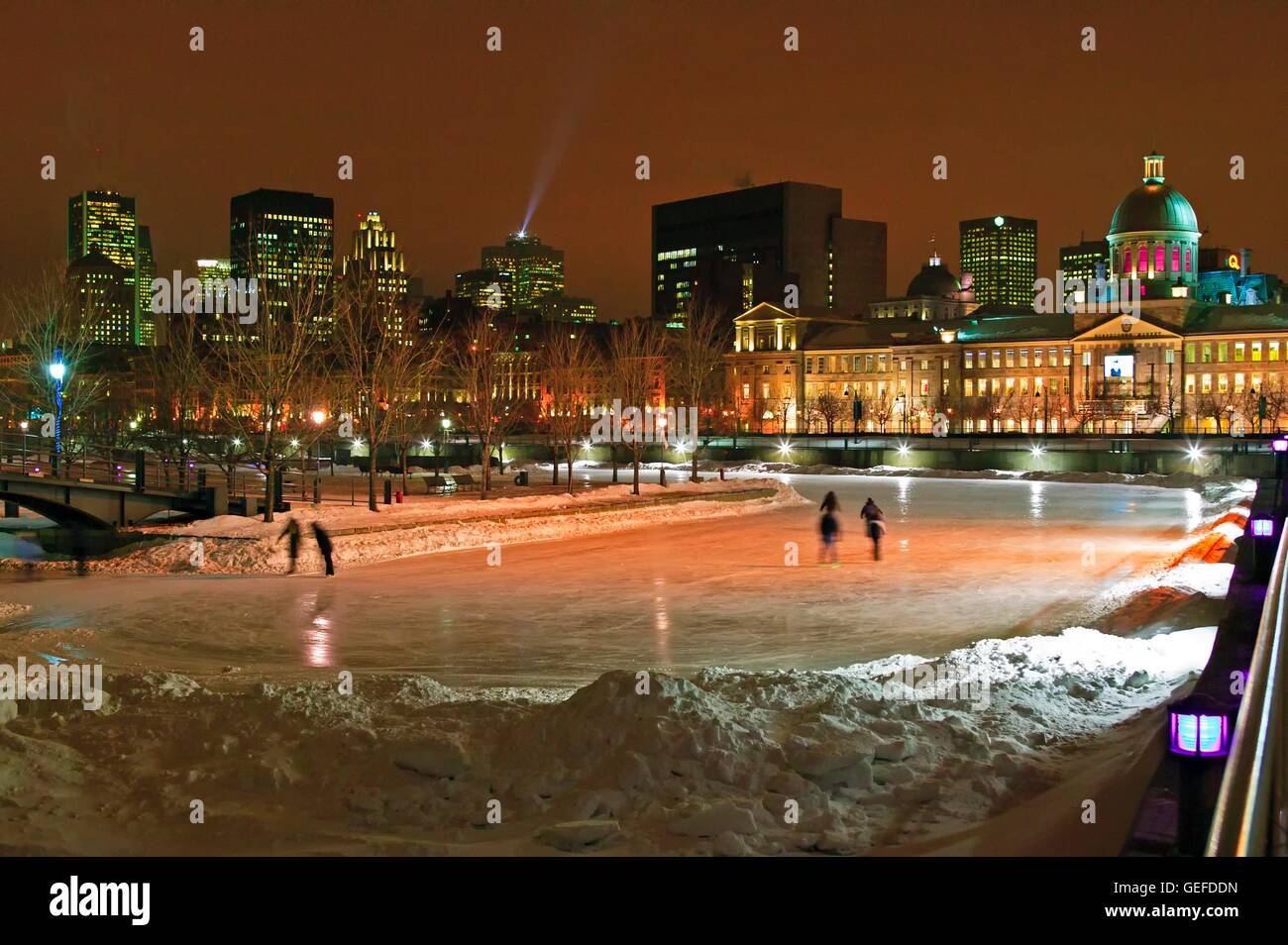 Promenade du vieux port old montreal hi-res stock photography and ...