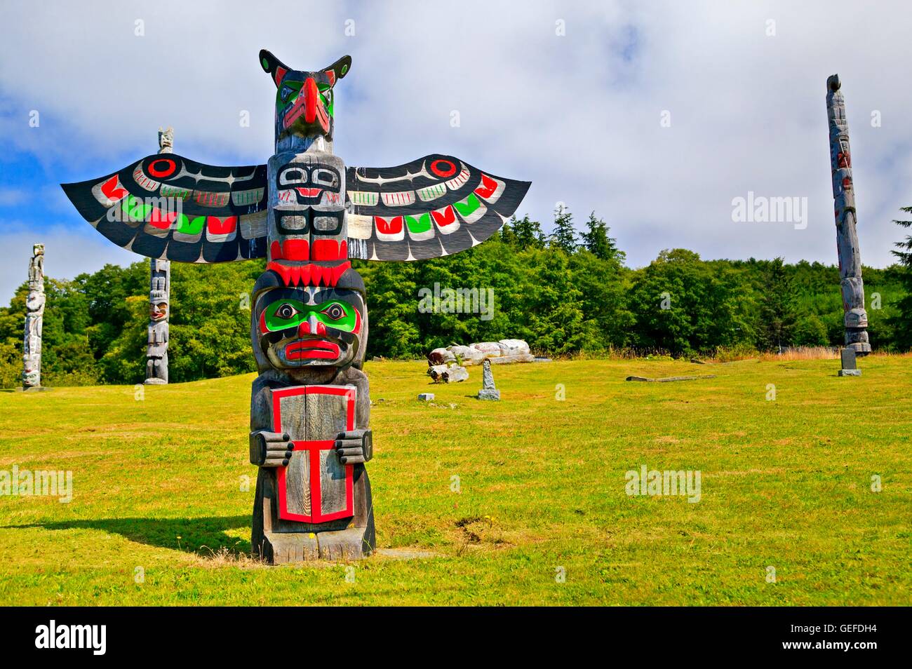 Alert bay canada totem hi-res stock photography and images - Alamy