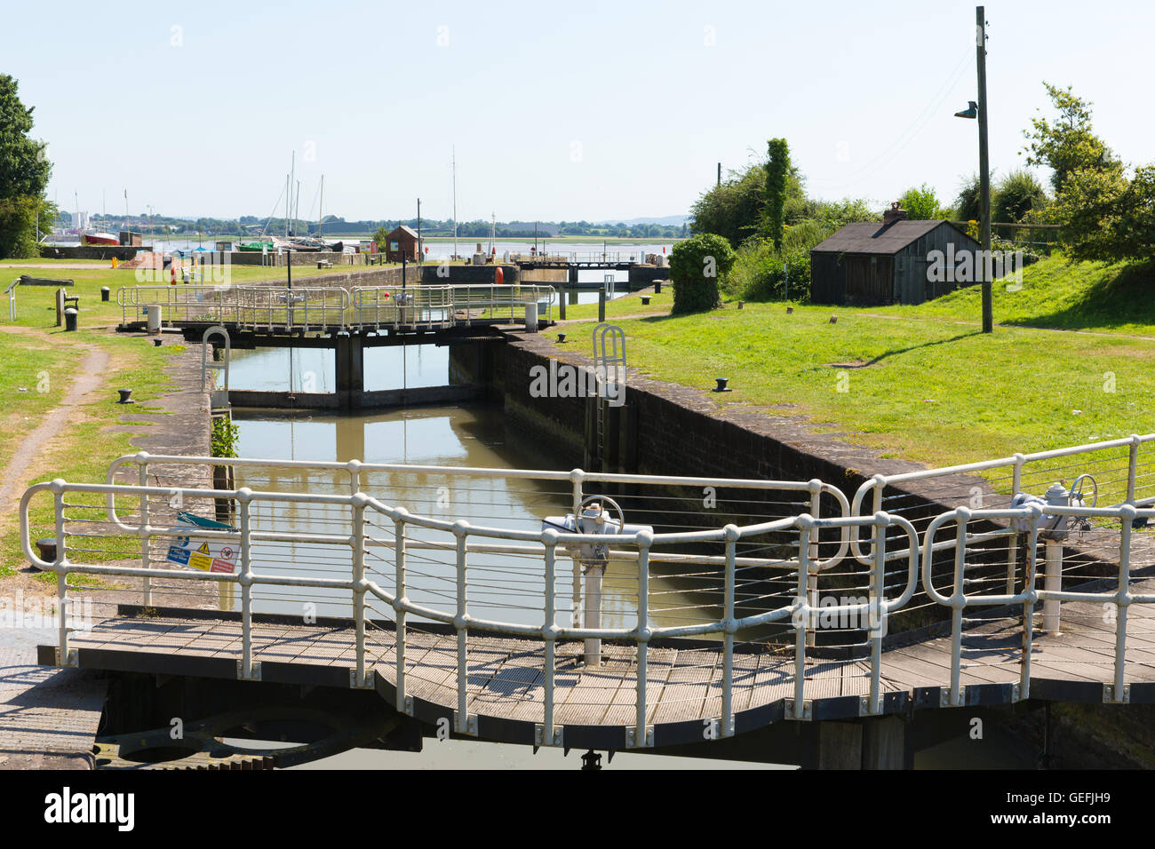 Harbour lock hi-res stock photography and images - Alamy
