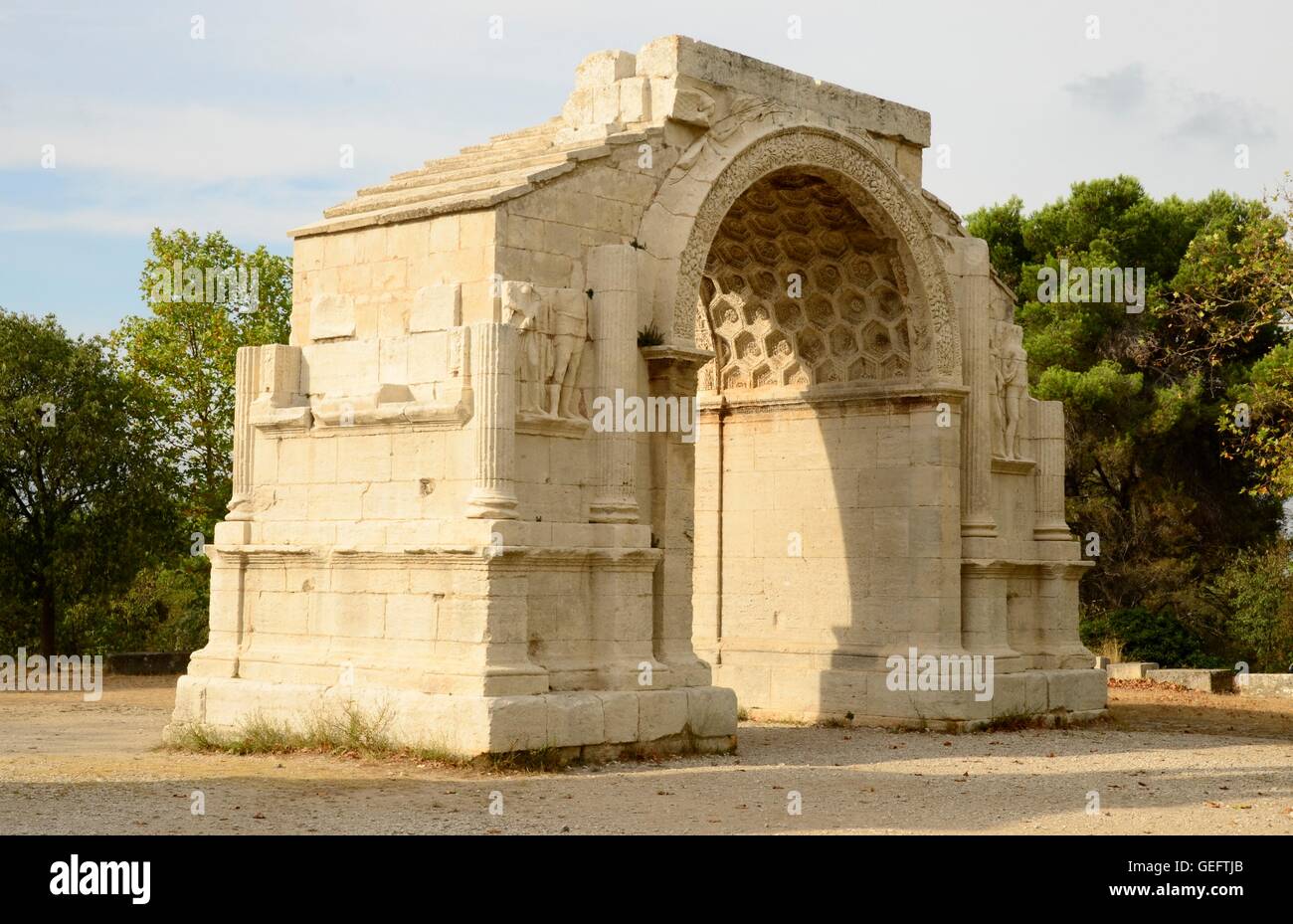 Roman western gate arch hi-res stock photography and images - Alamy