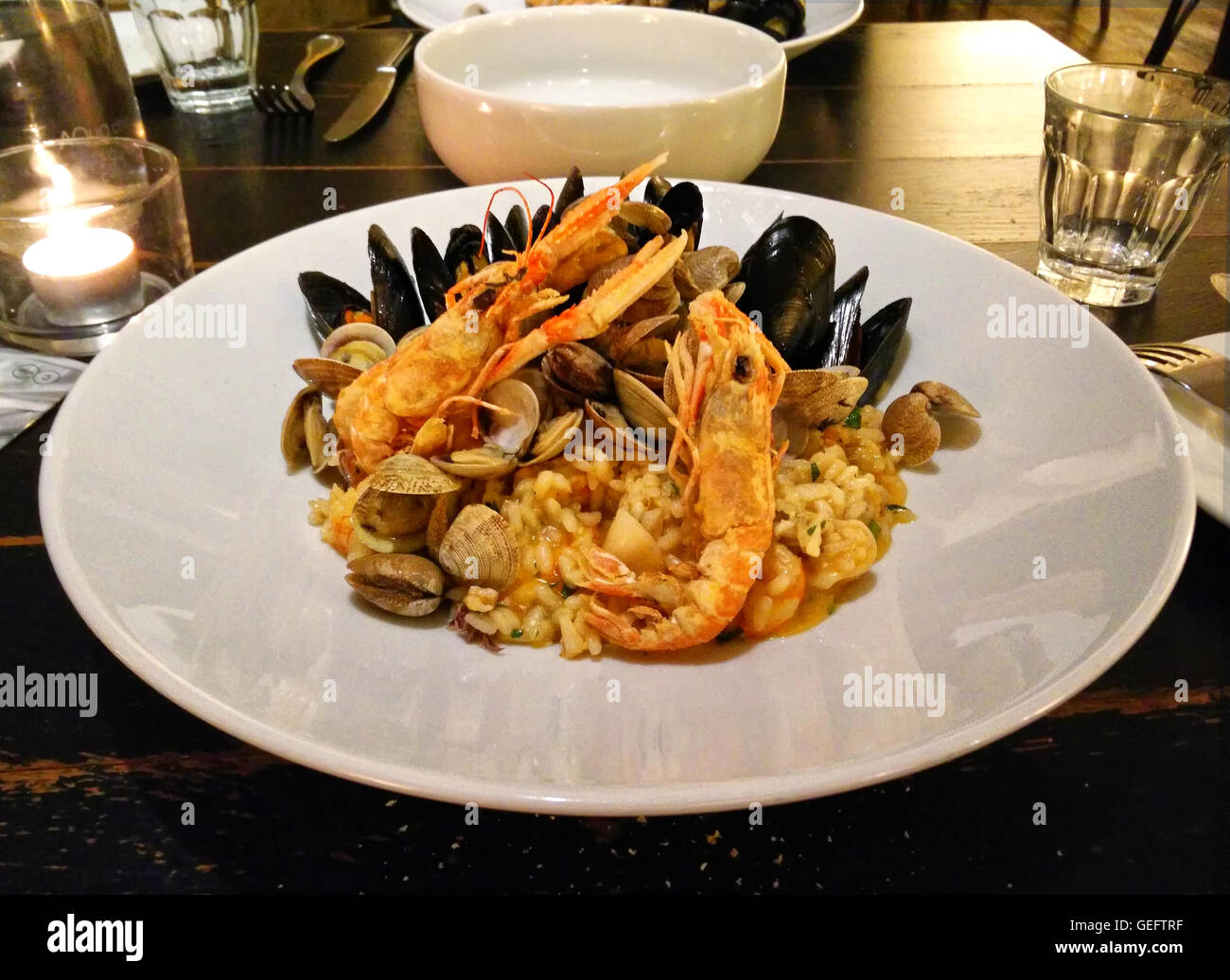 Present clams hi-res stock photography and images - Alamy