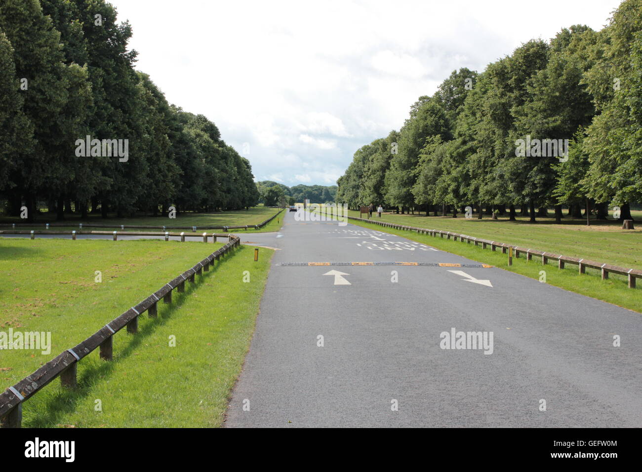 Disappear arrow hi-res stock photography and images - Alamy