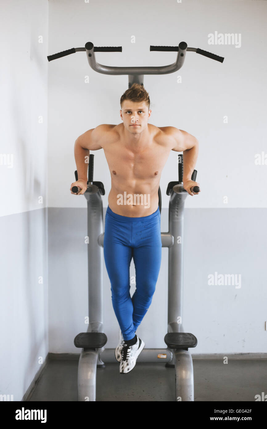 Man exercising at the gym Stock Photo - Alamy