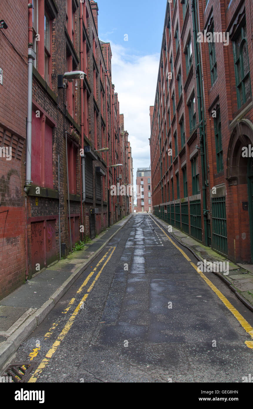 Empty streets manchester hi-res stock photography and images - Alamy