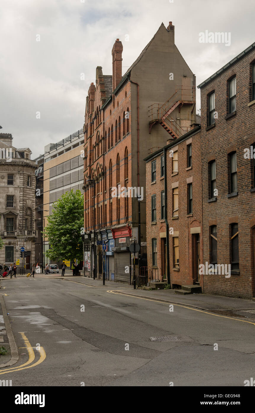 Manchester street life hi-res stock photography and images - Alamy
