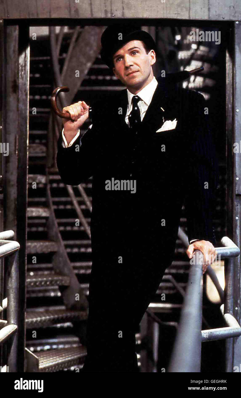 John Steed (Ralph Fiennes) *** Local Caption *** 1998, Avengers, The ...