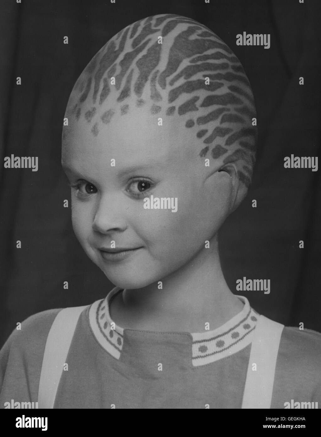 Szenenbild alien nation series alien hi-res stock photography and ...