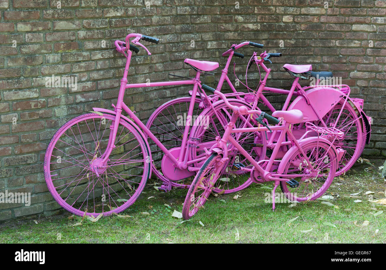 Pink bicycle saddle hi-res stock photography and images - Alamy
