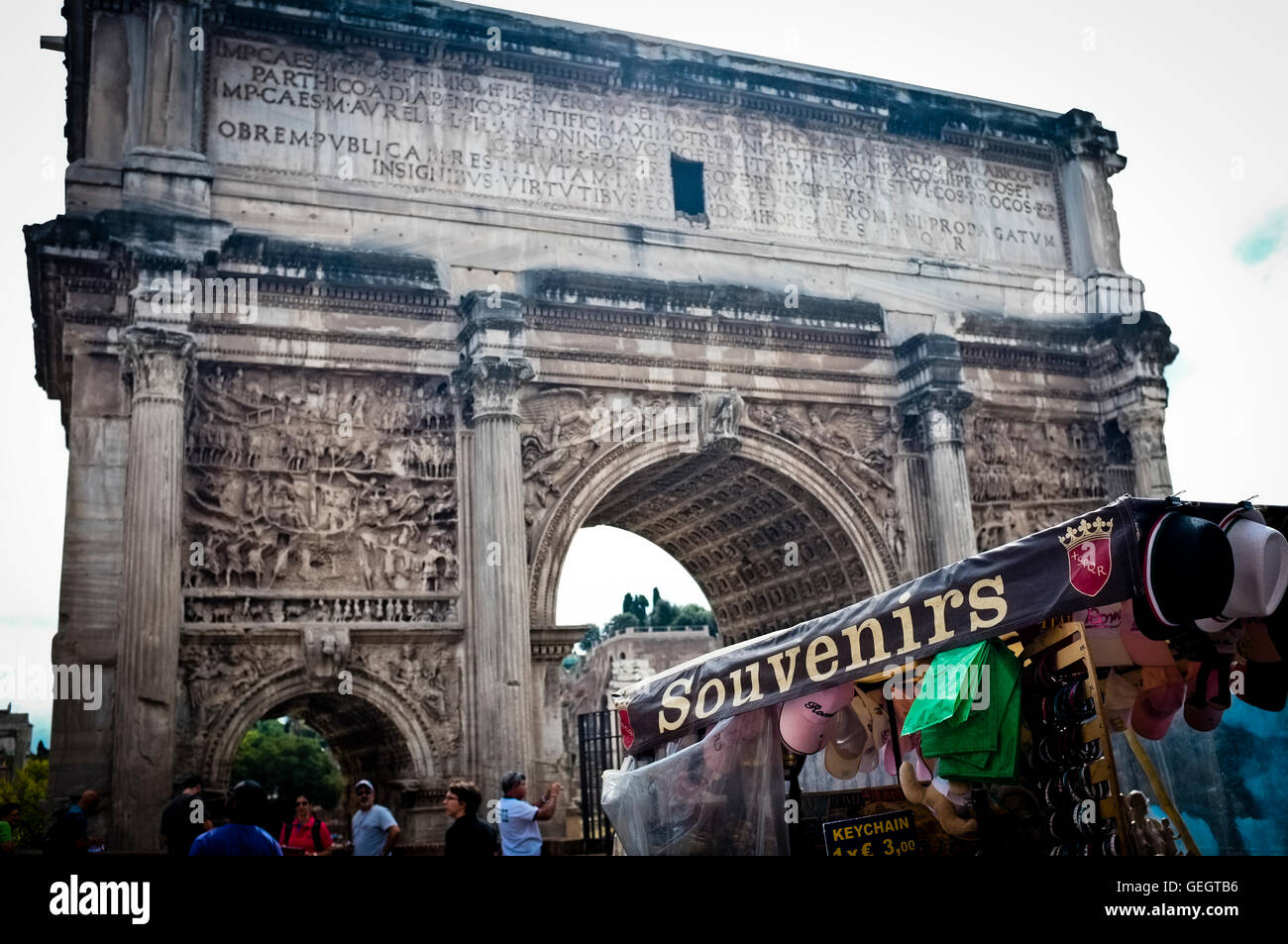 Souvenir stall rome hi-res stock photography and images - Alamy