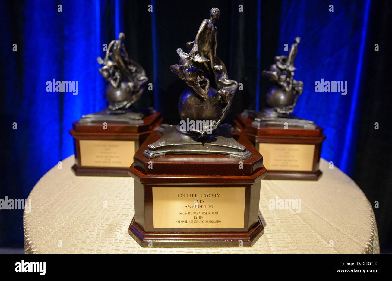 Trophy presentation hi-res stock photography and images - Alamy